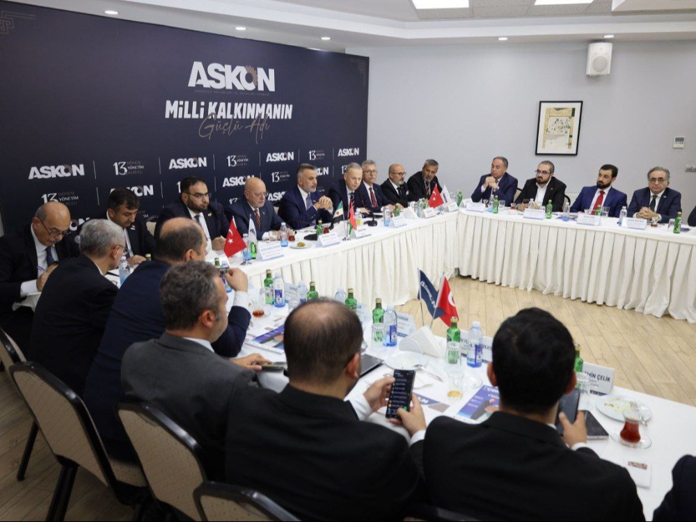 لبحث سبل التعاون.. وزير الاقتصاد يزور جمعية ASKON التركية